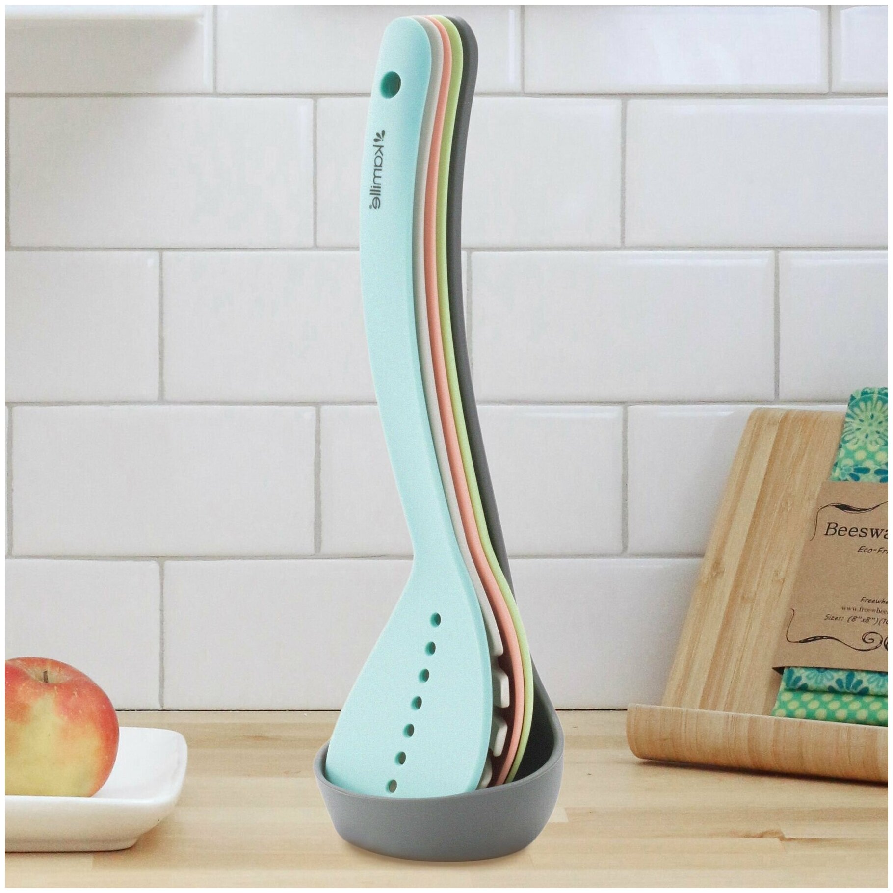 Набор кухонных принадлежностей с подставкой 5 предметов нейлоновые KAMILLE