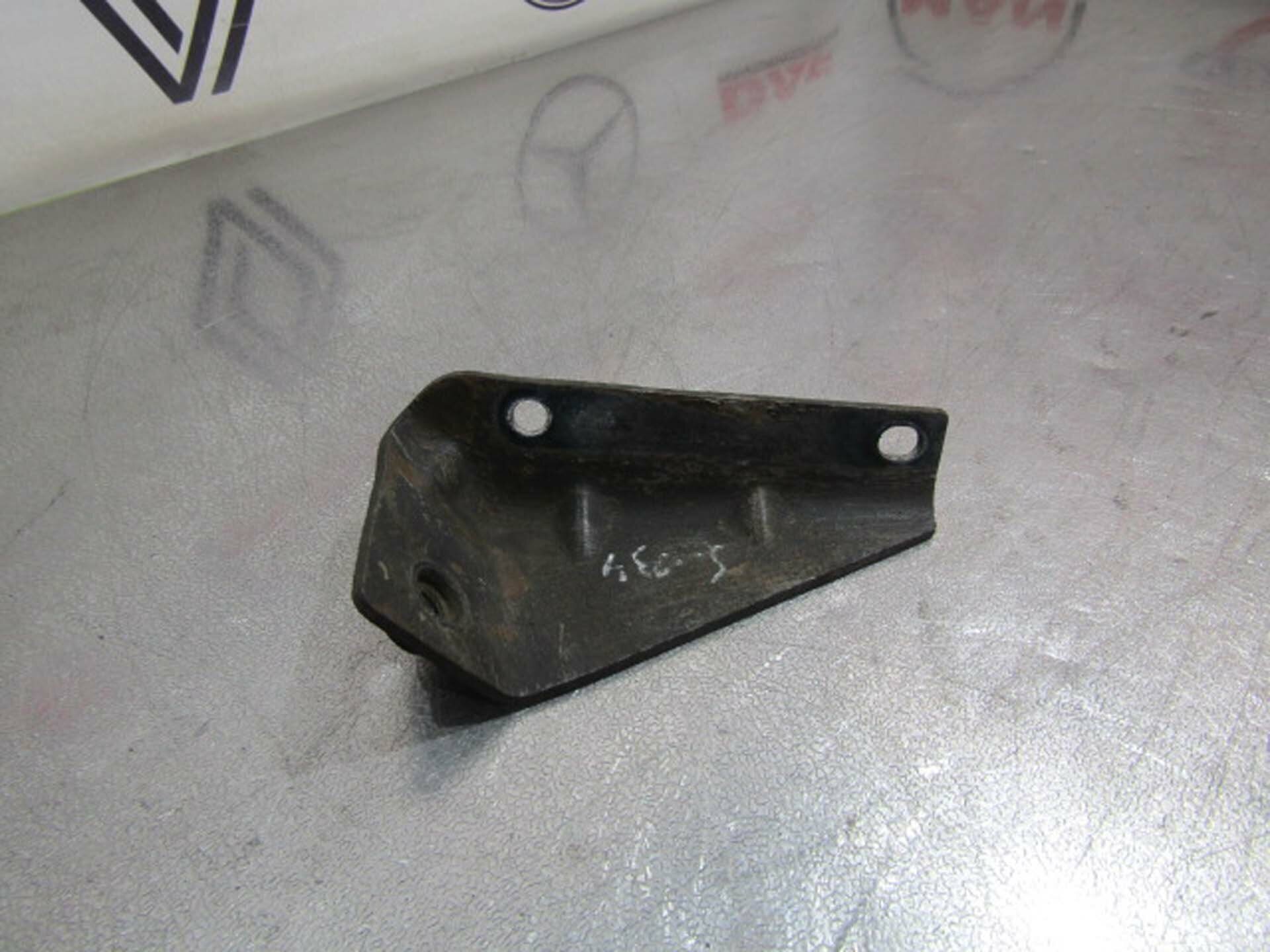 Кронштейн радиатора левый Scania P, G, R