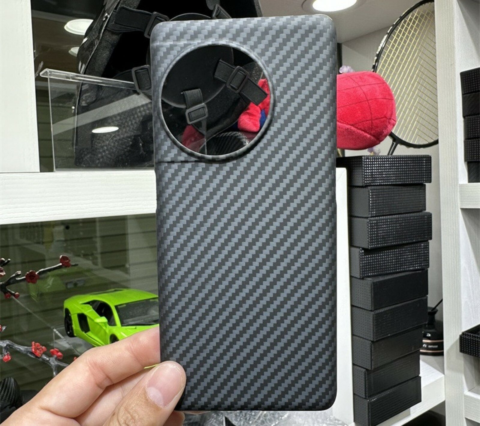 Карбоновый чехол-бампер MyPads для OnePlus 11R и OnePlus Ace 2 с кевларовой отделкой черный матовый
