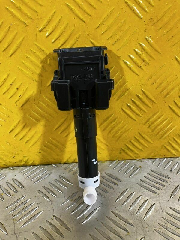 Форсунка омывателя фар Toyota Rav 4 (CA40) (2012-2019) 2017