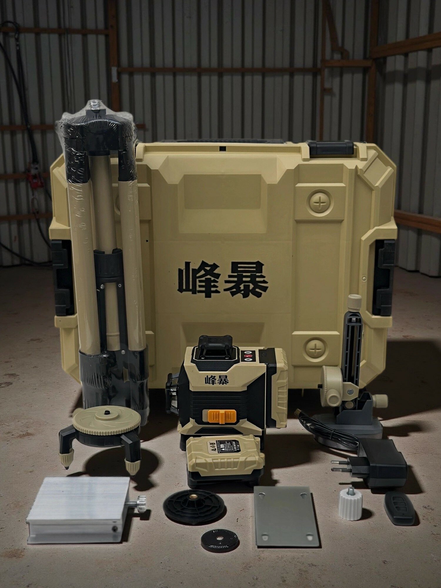 Лазерный уровень / нивелир Feng Bao FB-DC16 со штативом 16 линий лучей, зеленый луч, 4 плоскости , полный комплект