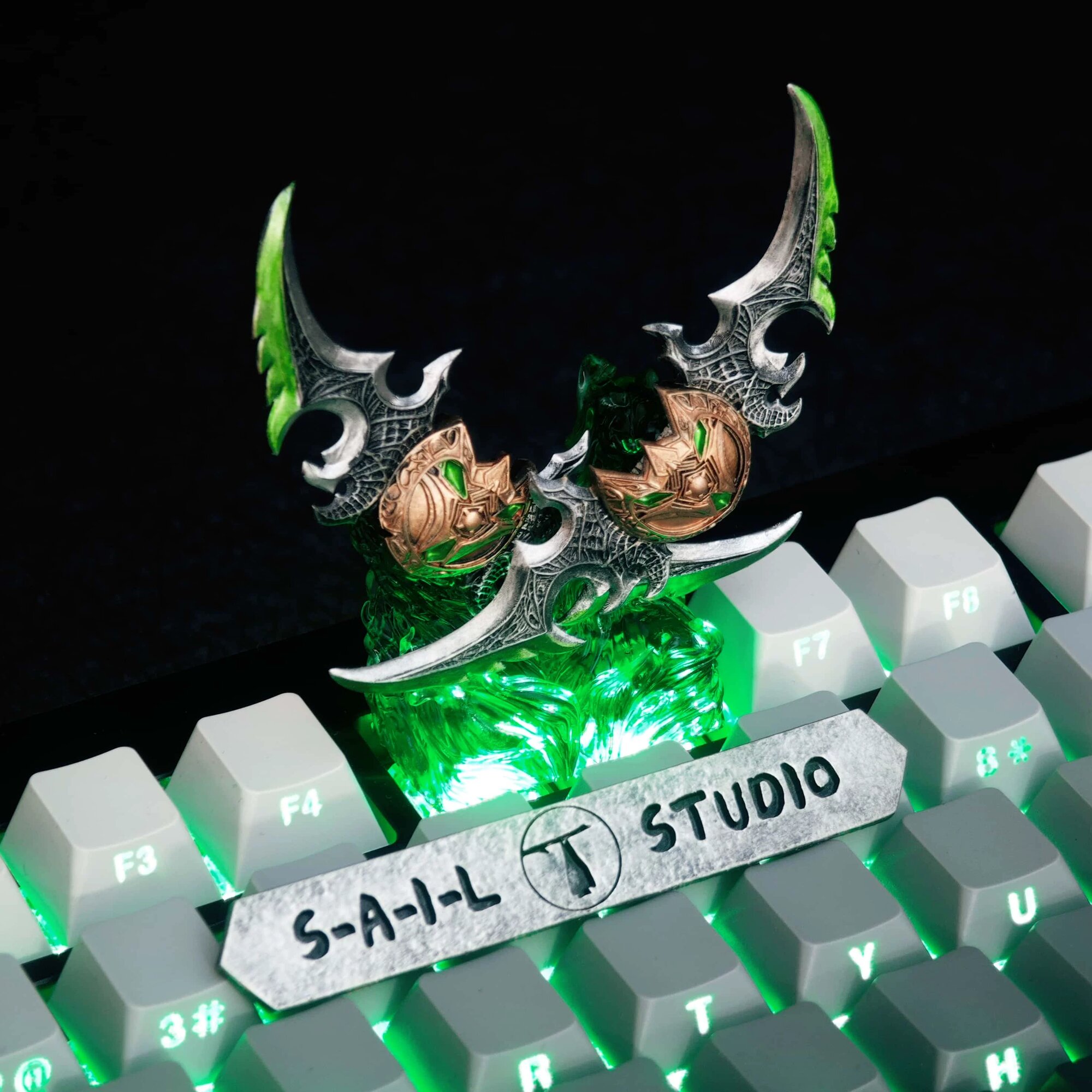 Оригинальные персонализированные кейкапы World of Warcraft: Креативный кейкап-подарок «Меч из яйца Иллидана» (Боевой