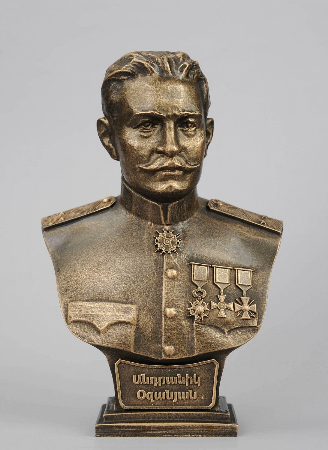 Бюст Андраник Озанян , высота 21см, литьевой мрамор, цвет патина бронза