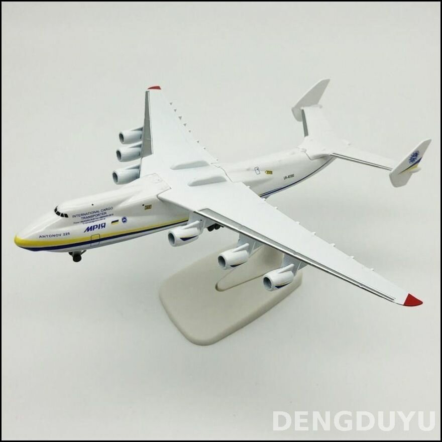 Металлическая модель самолета АН-225 мрия