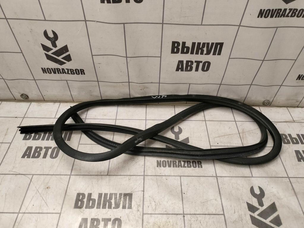 Уплотнитель двери Ford Fusion 2002-2012