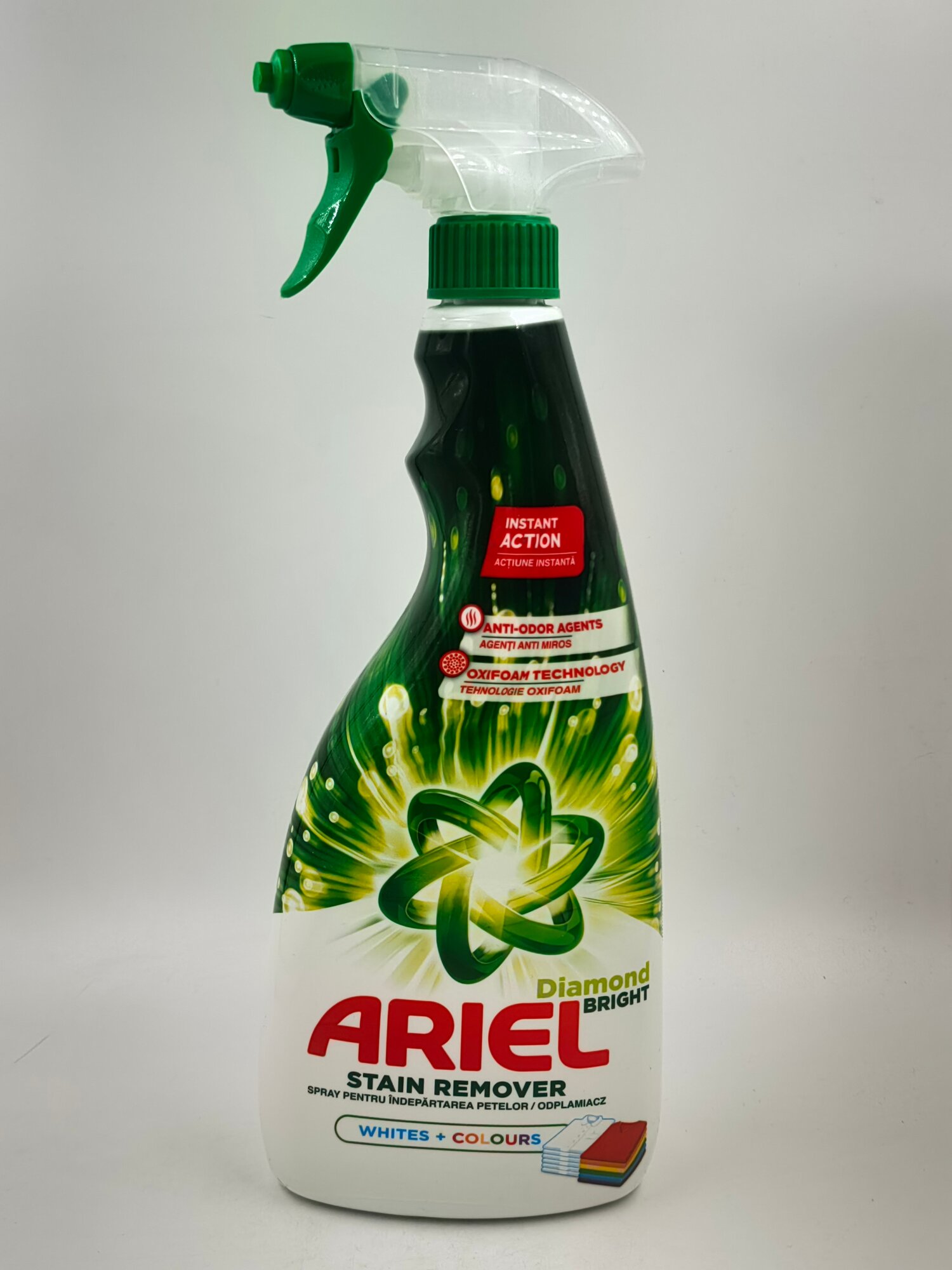 Пятновыводитель спрей Ariel Diamont Bright для белого и цветного белья 750 мл (Испания)