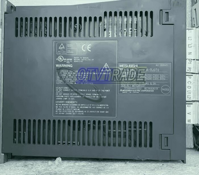 Модуль MITSUBISHI Servo Drive MRJ3-100A-RJ070 MR-J3-100A-RJ070 MRJ3100ARJ070