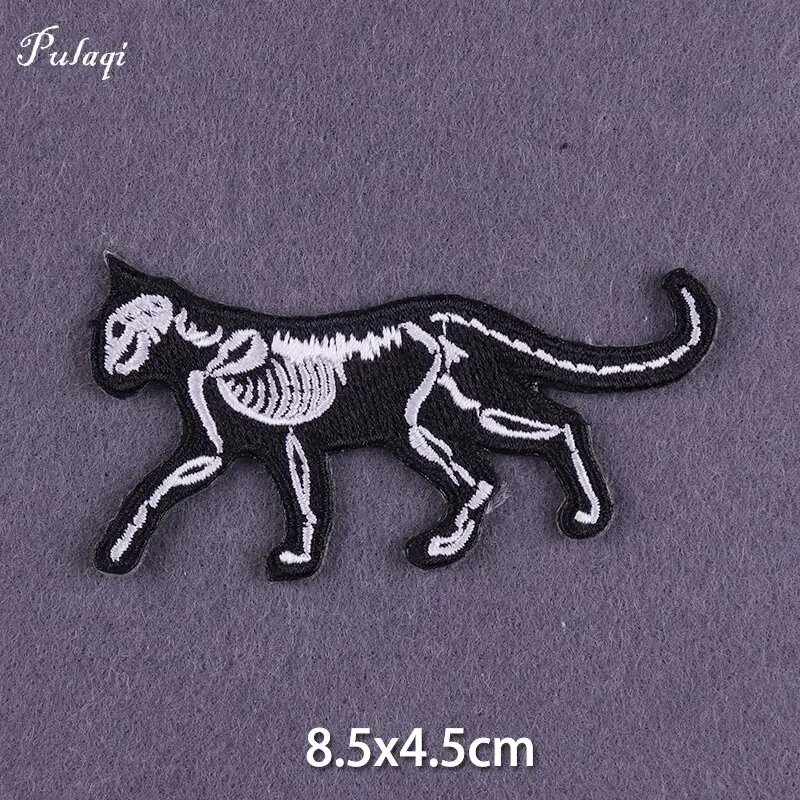 Нашивка скелет кота, вышивка черная, 8.5x4.5 см, PE5866CT