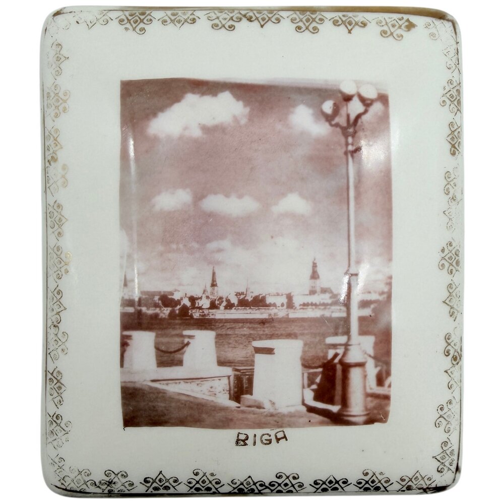 Шкатулка "Рига", 9.5*11 см, 1948-1970 гг, фарфор, позолота, Рига, СССР