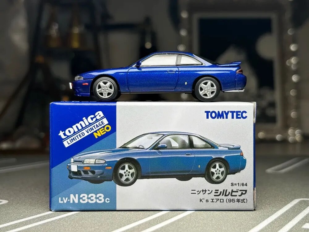 Машинка tomica LIMITED VINTAGE TLV 1:64 LV-N333c Nissan Sylvia K's Aero (Perplish blue) 95 year