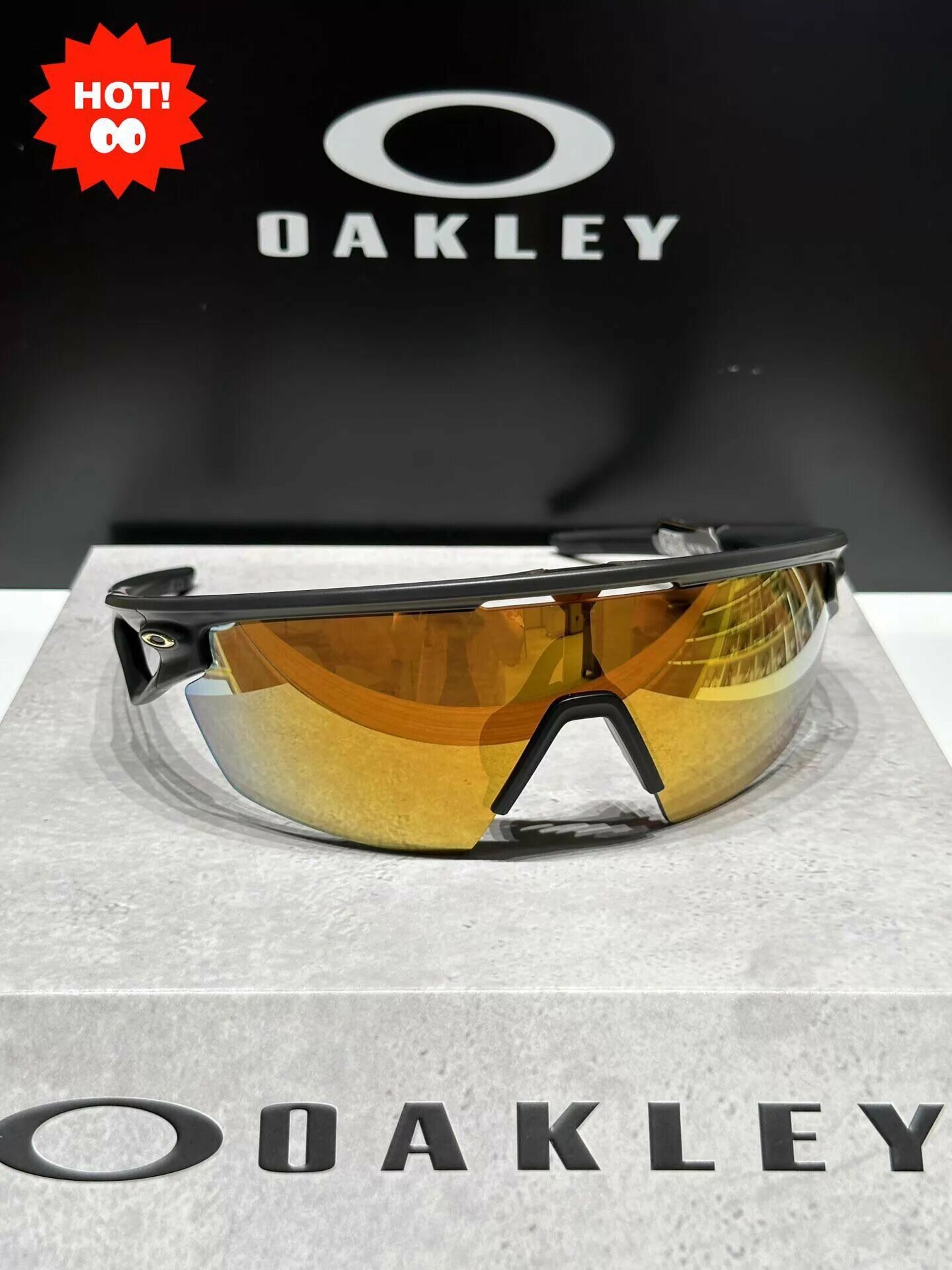 Велосипедные очки Oakley Sphaera 9403 для занятий спортом на открытом воздухе и катания на лыжах.