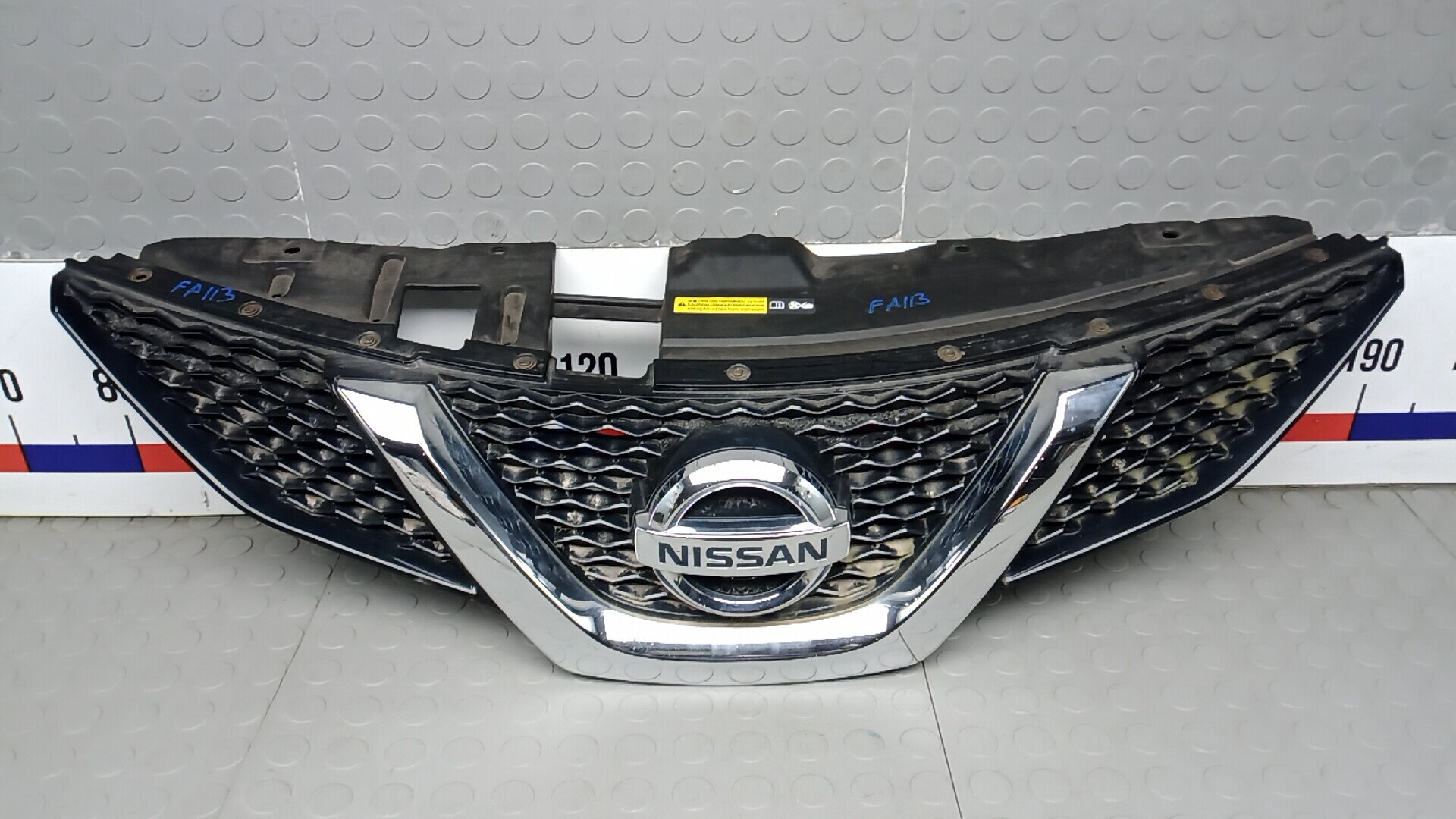Решетка радиатора NISSAN QASHQAI J11