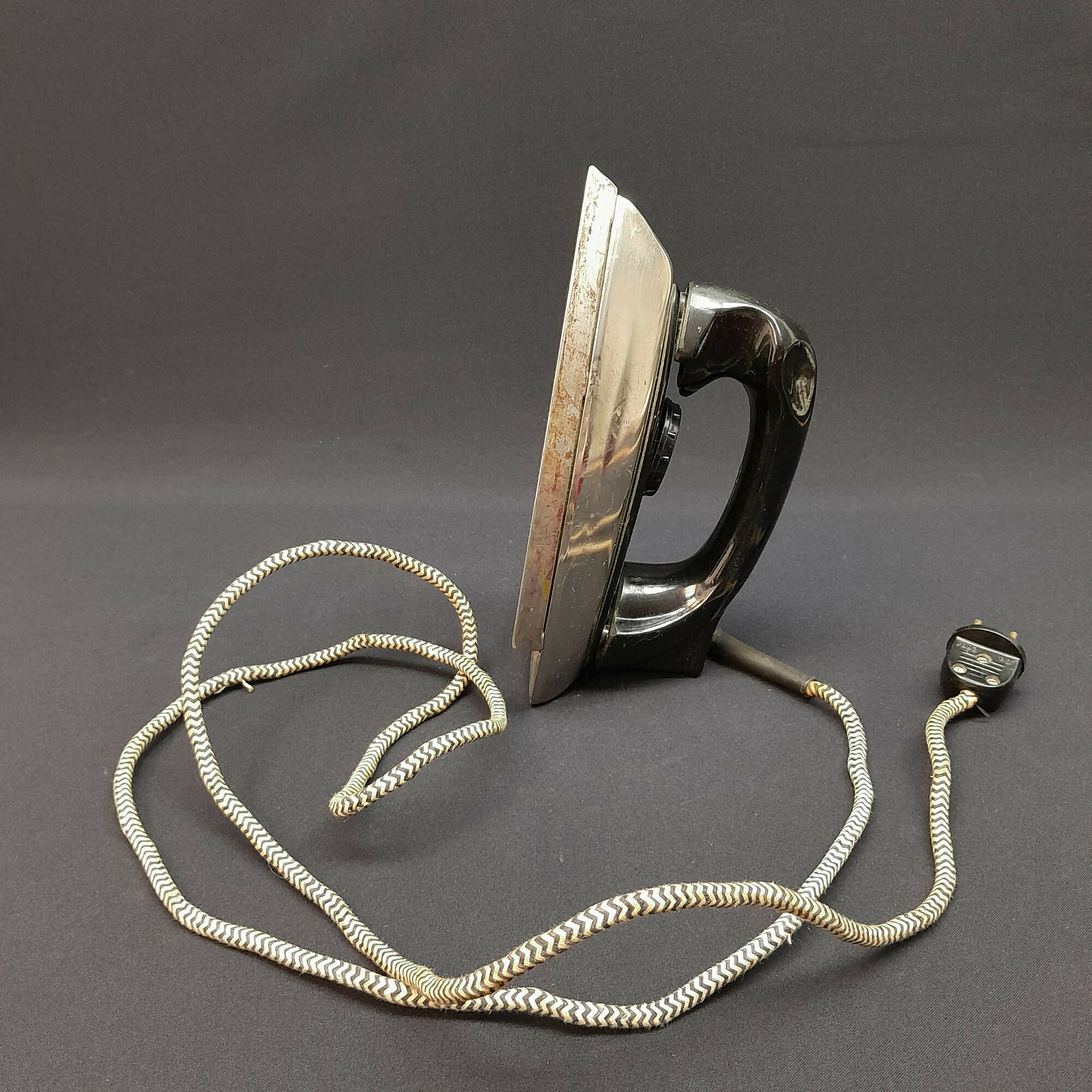 Винтажный утюг для декора ностальгия ПО СССР рабочий.