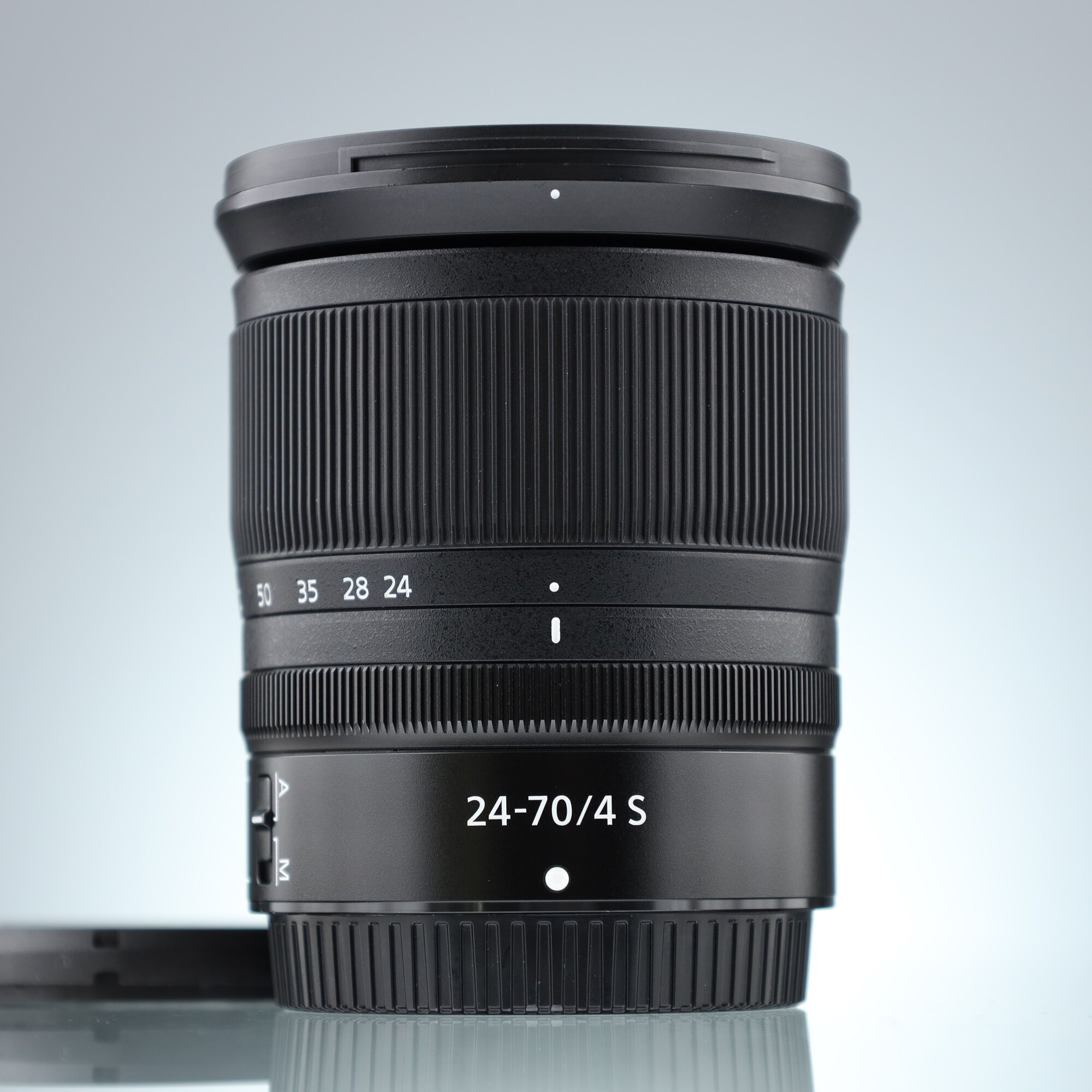 Объектив Nikon NIKKOR Z 24-70mm f/4 S — стандартный зум-объектив для беззеркальных фотокамер с байонетом Z