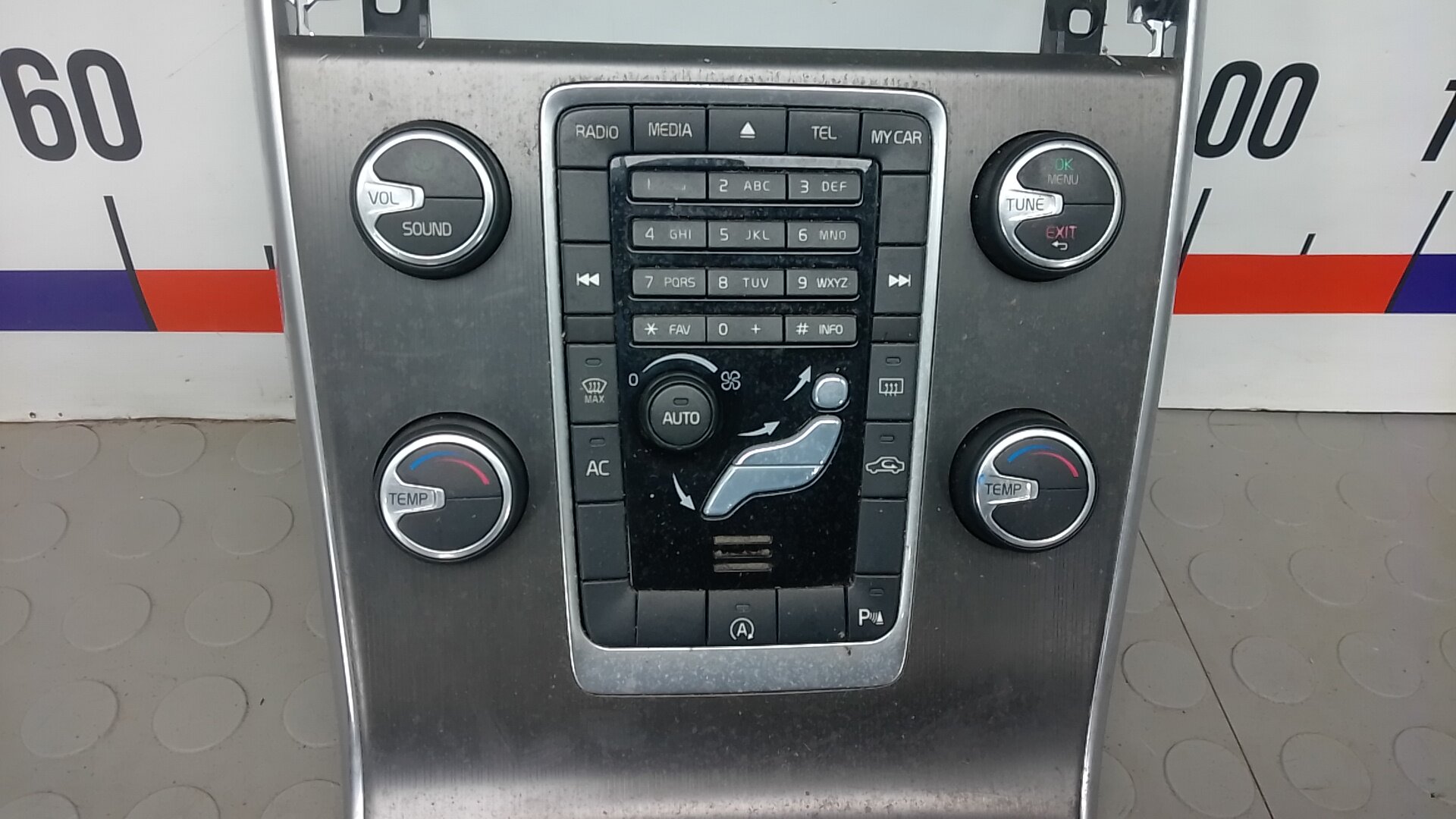 Блок управления печки и климат-контроля VOLVO V60 1, Номер 8632432 — фото 1