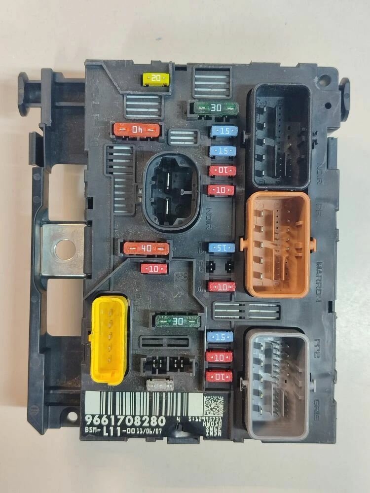 Блок предохранителей BSM L11 Peugeot/Citroen 9661708280