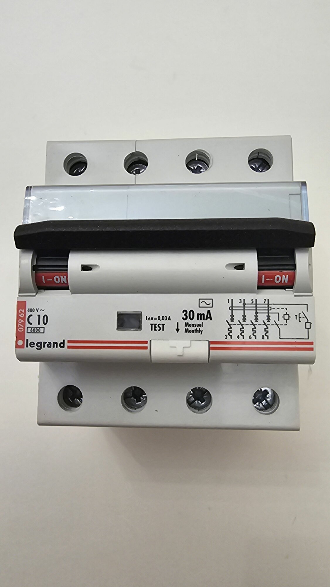Дифференциальный автомат Legrand 07962 DX 4P 10A 30mA AC