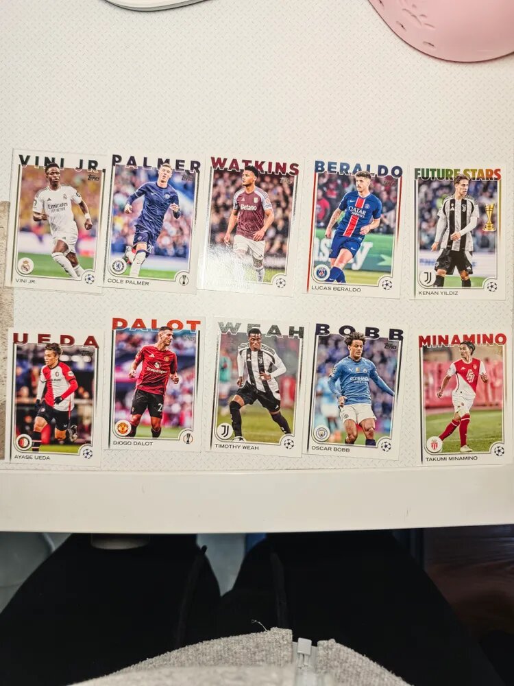 Набор коллекционных футбольных карточек Topps