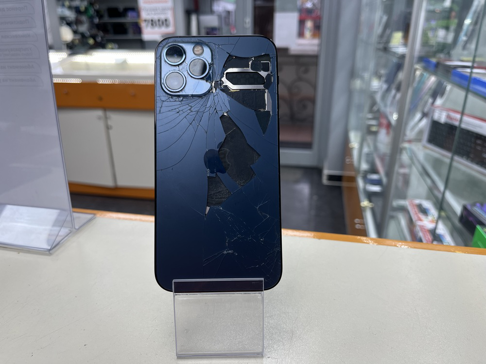 Смартфон Apple iPhone 12 Pro 256 ГБ , nano SIM+eSIM, б/у, уценка