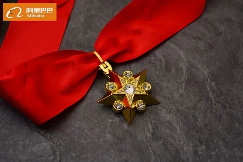 Копия медали Маршала Советского Союза, сплав, 44.5 мм, с искусственными бриллиантами и красной лентой
