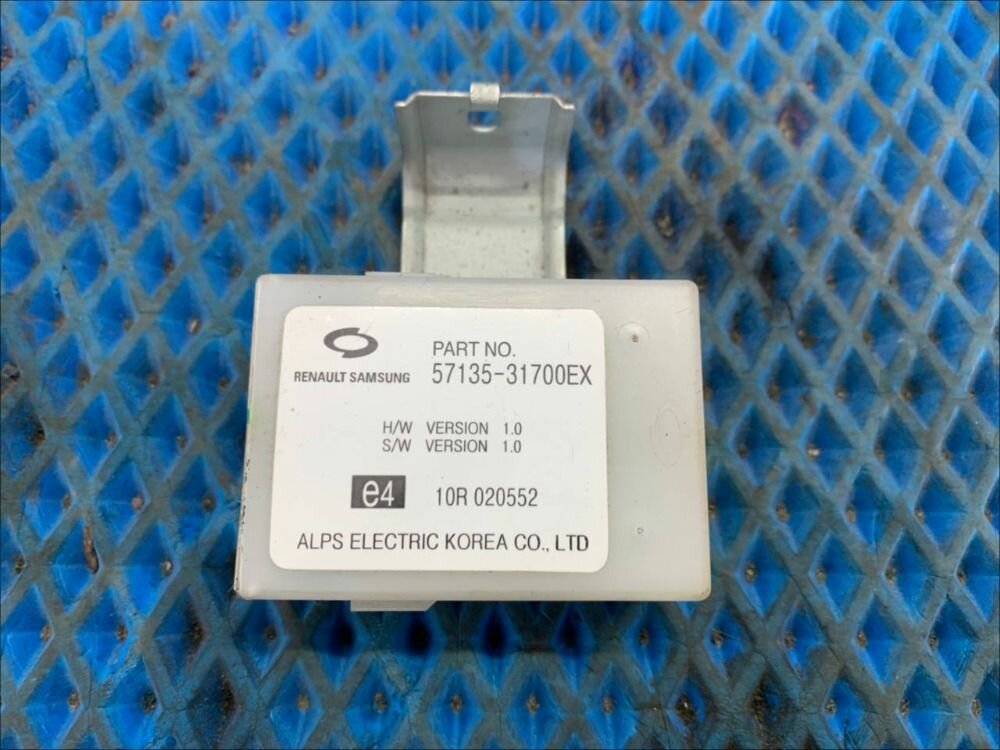 Блок электронный Nissan Almera Classic B10