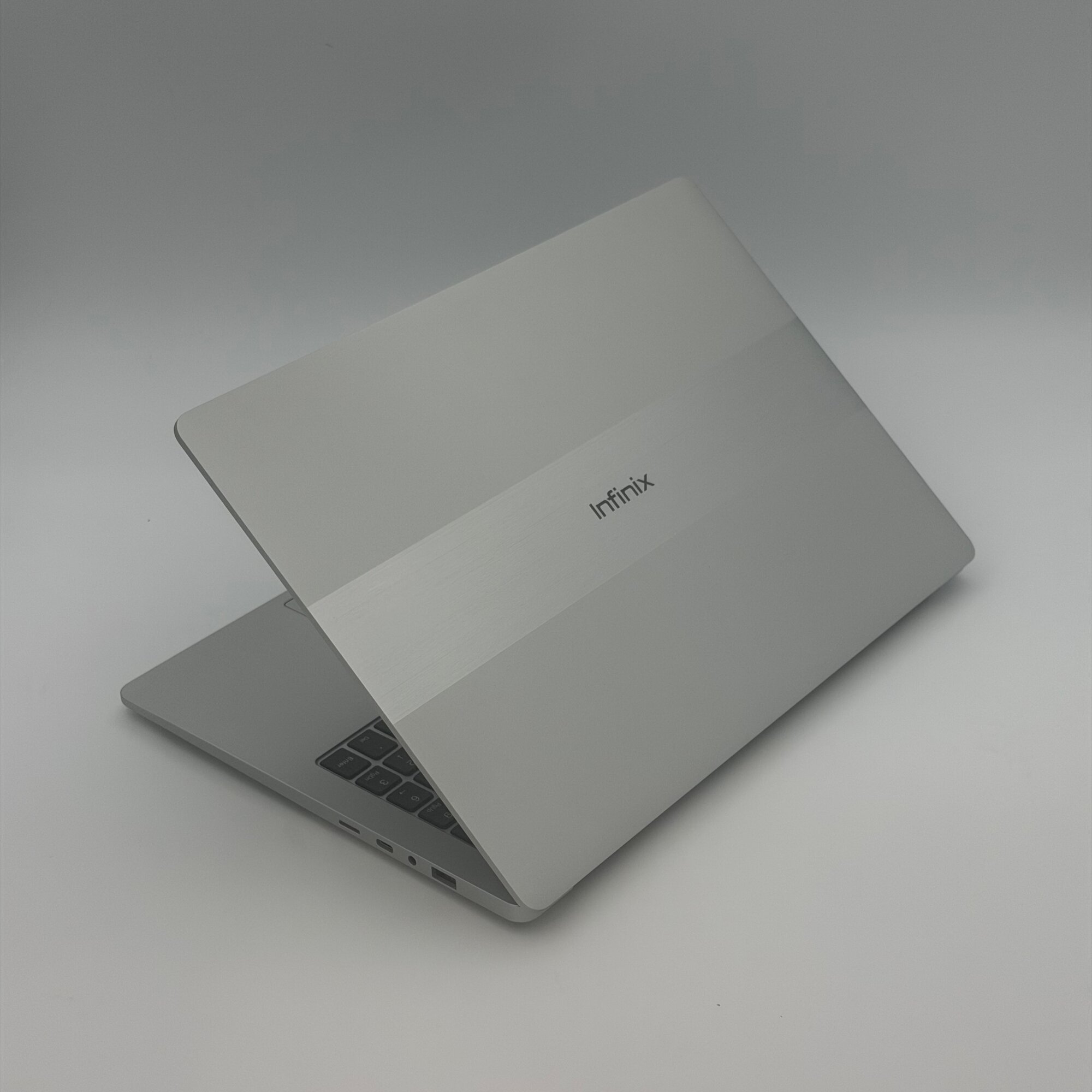 Ноутбук Infinix Inbook Y4 Max YL613 (71008302607) 16" FHD/Core i5 1334U/16Gb/SSD 512Gb/Intel Iris Xe/Win11H/silver