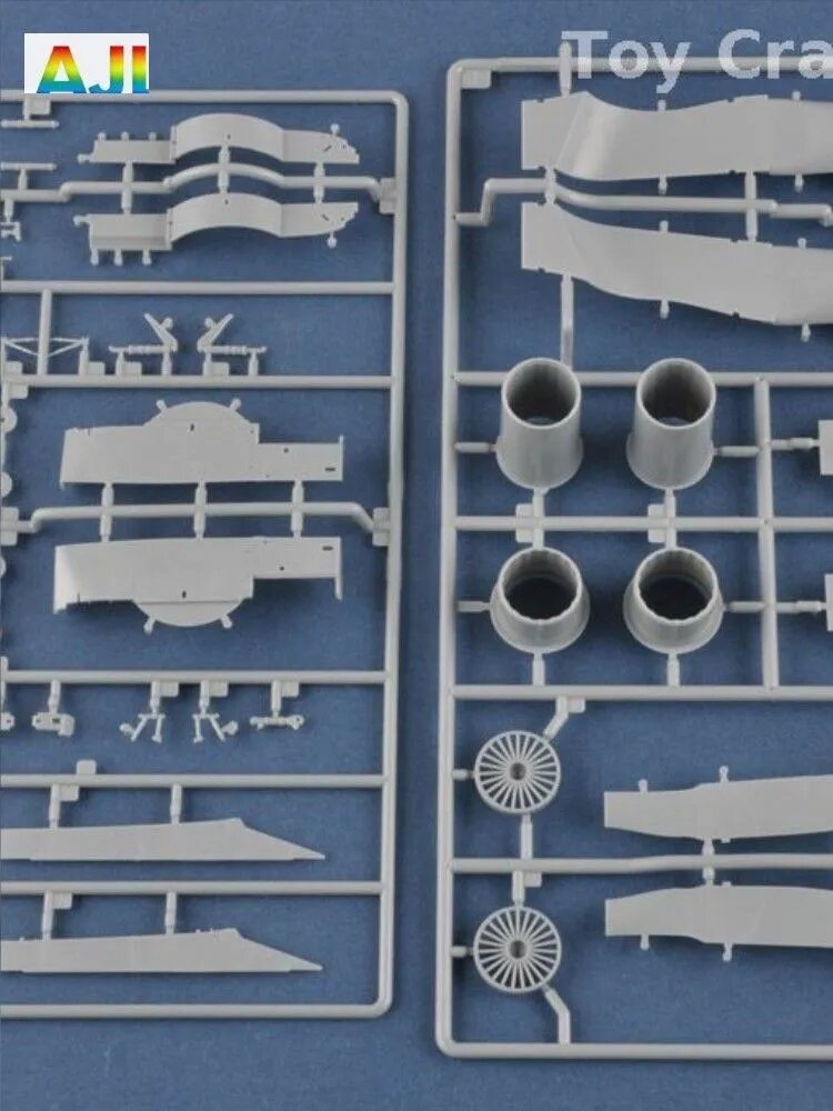 Hobby Boss 81770 1/48 MiG-31BM Модель истребителя с ракетой сборная модель для детей 14+ и старше, красный и белый — фото 1
