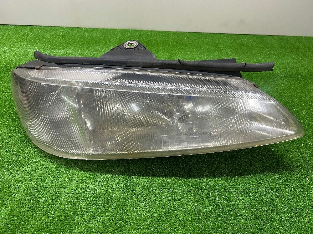 Фара передняя правая Peugeot 406 Дорестайлинг