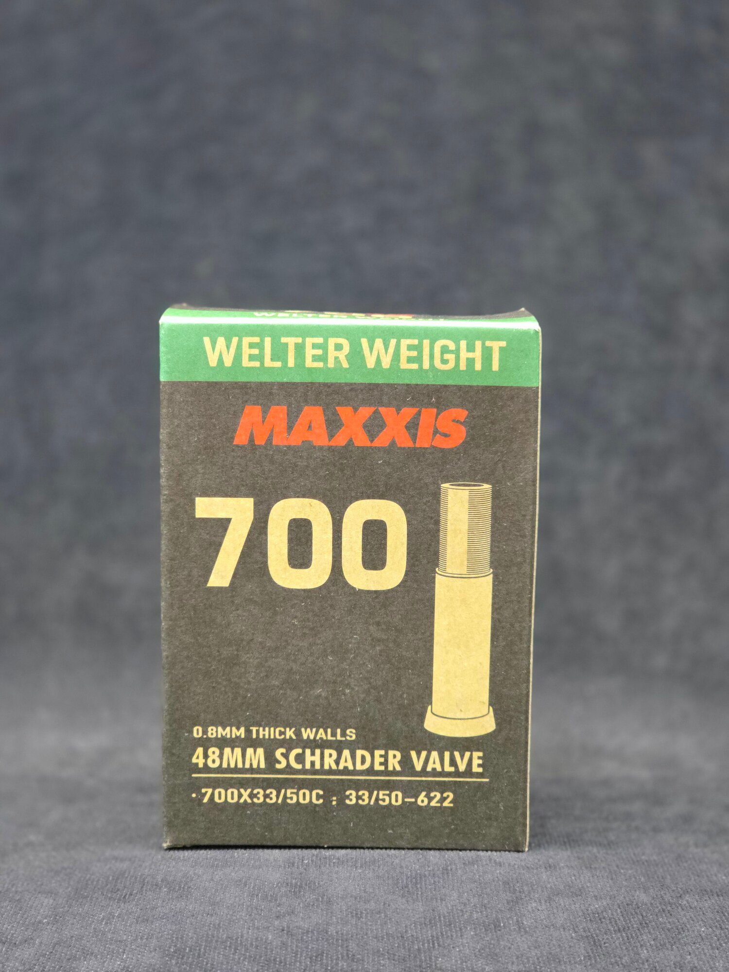 Камера велосипедная Maxxis WelterWeight, 700x33/50c, 48 мм, тип ниппеля - schrader (автомобильный)