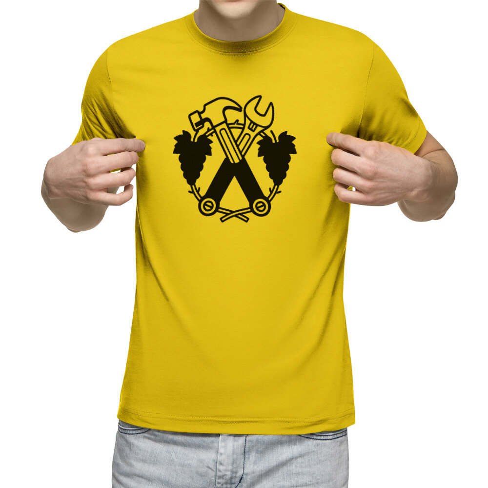 Мужская футболка «Инструменты в виноградном венке» (желтый, S)