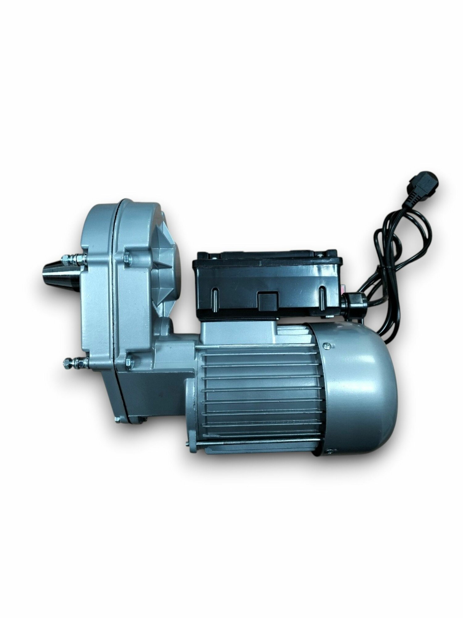 Двигатель однофазный бетономешалки с редуктором