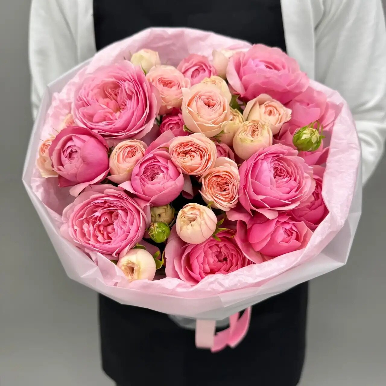 Букет авторской сборки Flowerstorg 1298, микс пионовидных роз