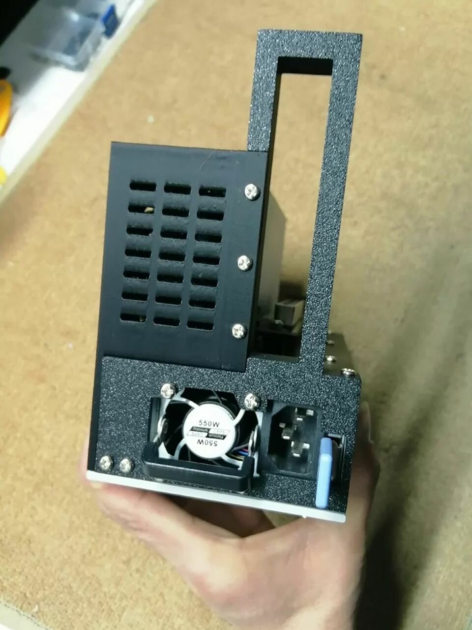 Док-станция Thunderbolt 4, 550Вт, черная матовая/голубая/темно-серая — фото 1