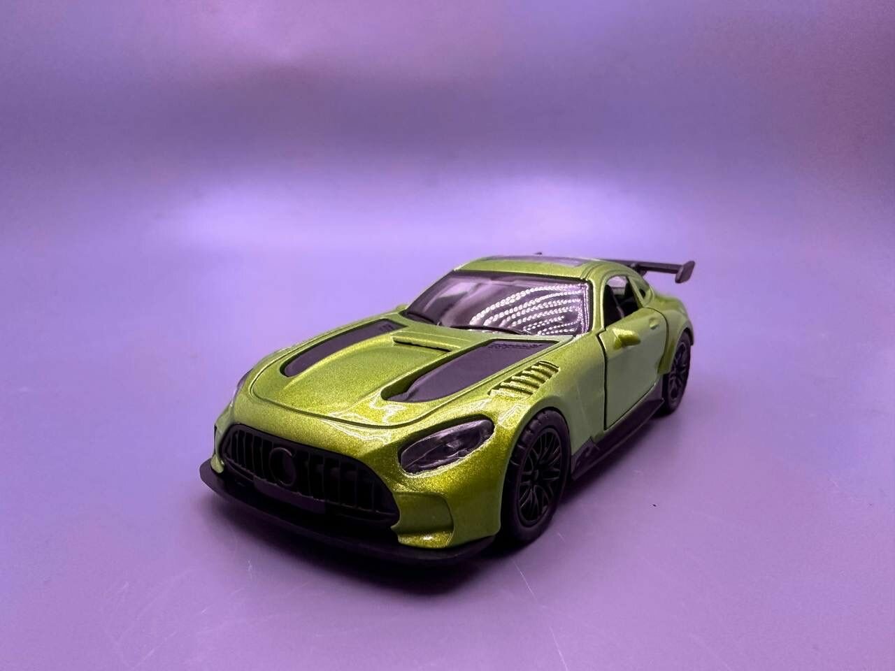 Машинка металлическая коллекционная 1:36 " Mercedes amg Gt" зеленая металлик, инерционный/ в подарок календарик