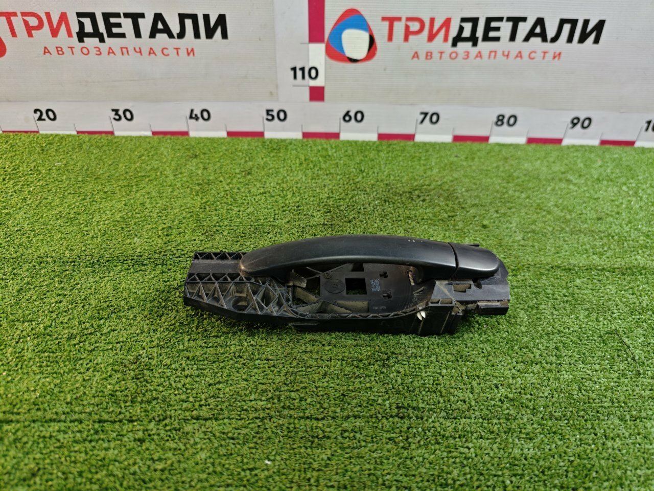 Ручка двери внешняя Skoda Rapid 1.6 CFN 2015 задн. лев. (б/у)