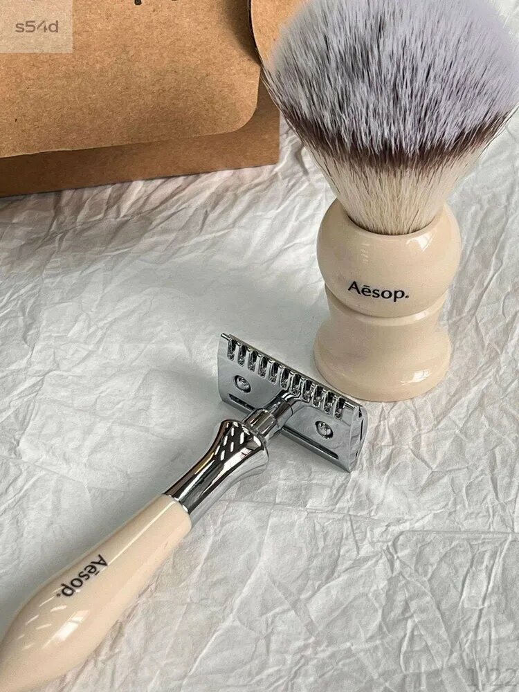 Костюм ручной бритвы с двумя лезвиями Aesop