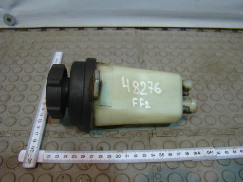 Бачок гидроусилителя Ford Focus II 2005-2008 1420238 (с пробегом)