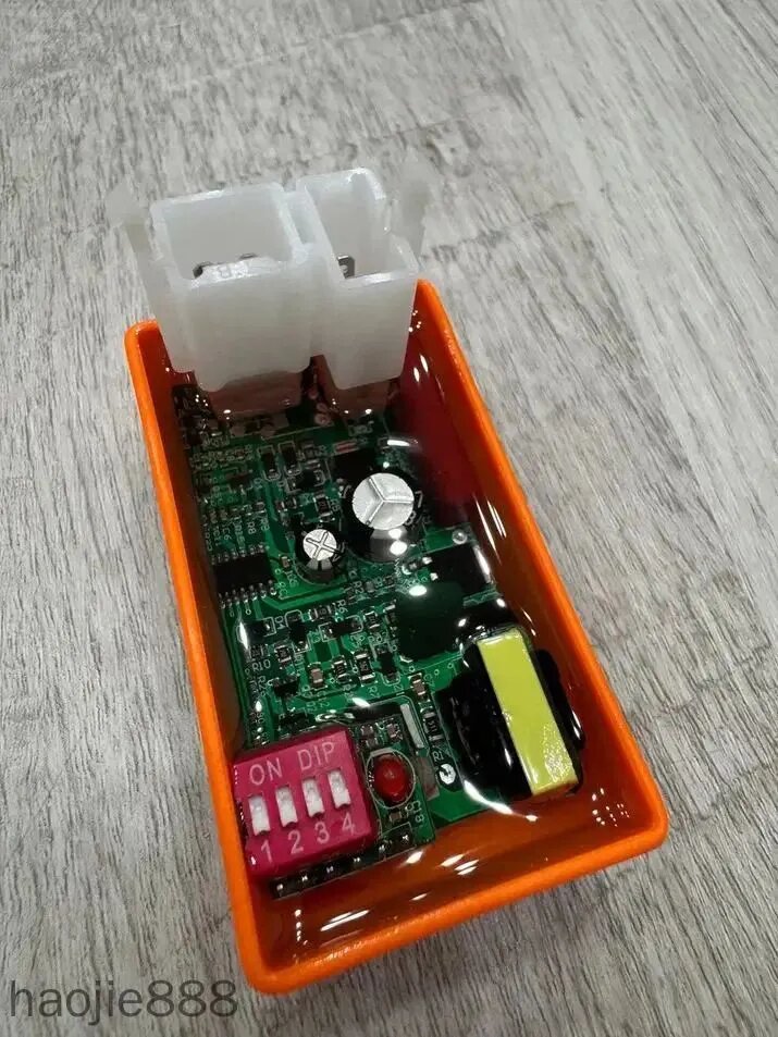 Спортивный коммутатор с регулировкой отсечки DC 6pin (4pin+2pin, квадратный разъем) / Постоянный ток / Коммутатор тюнинг эндуро