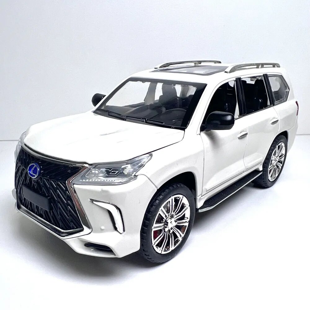 Машинка металлическая Lexus LX570 Лексус, инерционная со звуком и светом, 1:24