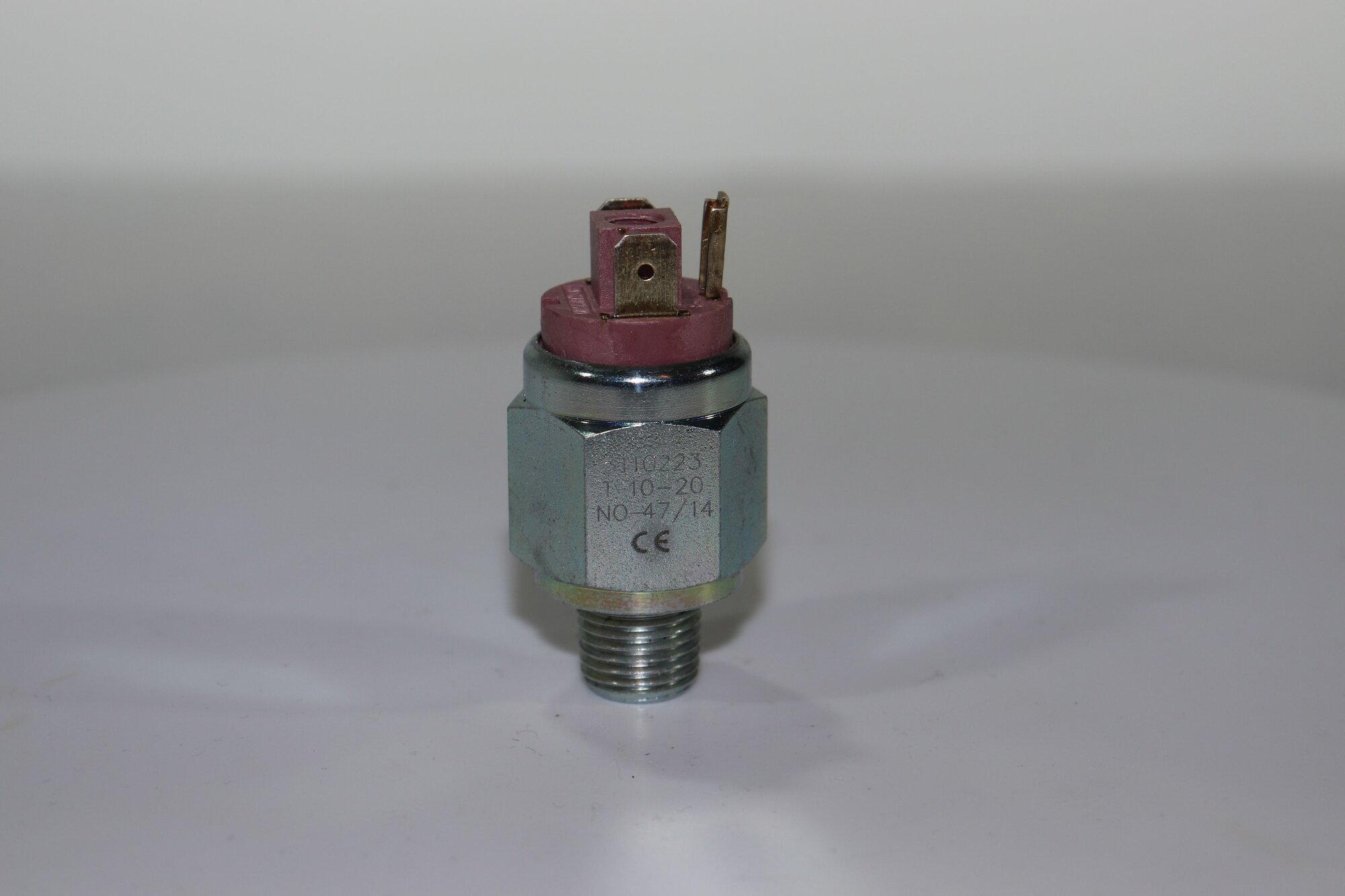 Датчик давления Euroswitch 3110223 (NO, 1/4' BSPT (конич.), FKM - VITON, диапазон 10-20)