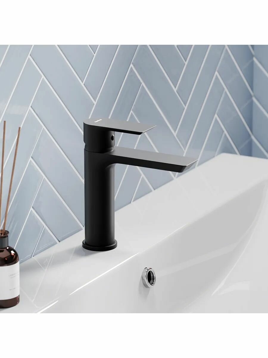 Смеситель для раковины в ванную Damixa Fortuna, монолитный излив 120 мм, керамический картридж Light Flow, черный