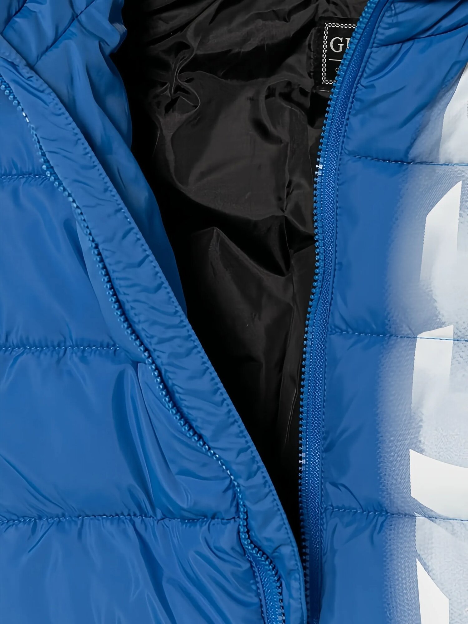 Пуховик GUESS Logo-print padded jacket, размер 2 года, Синий принт — фото 1