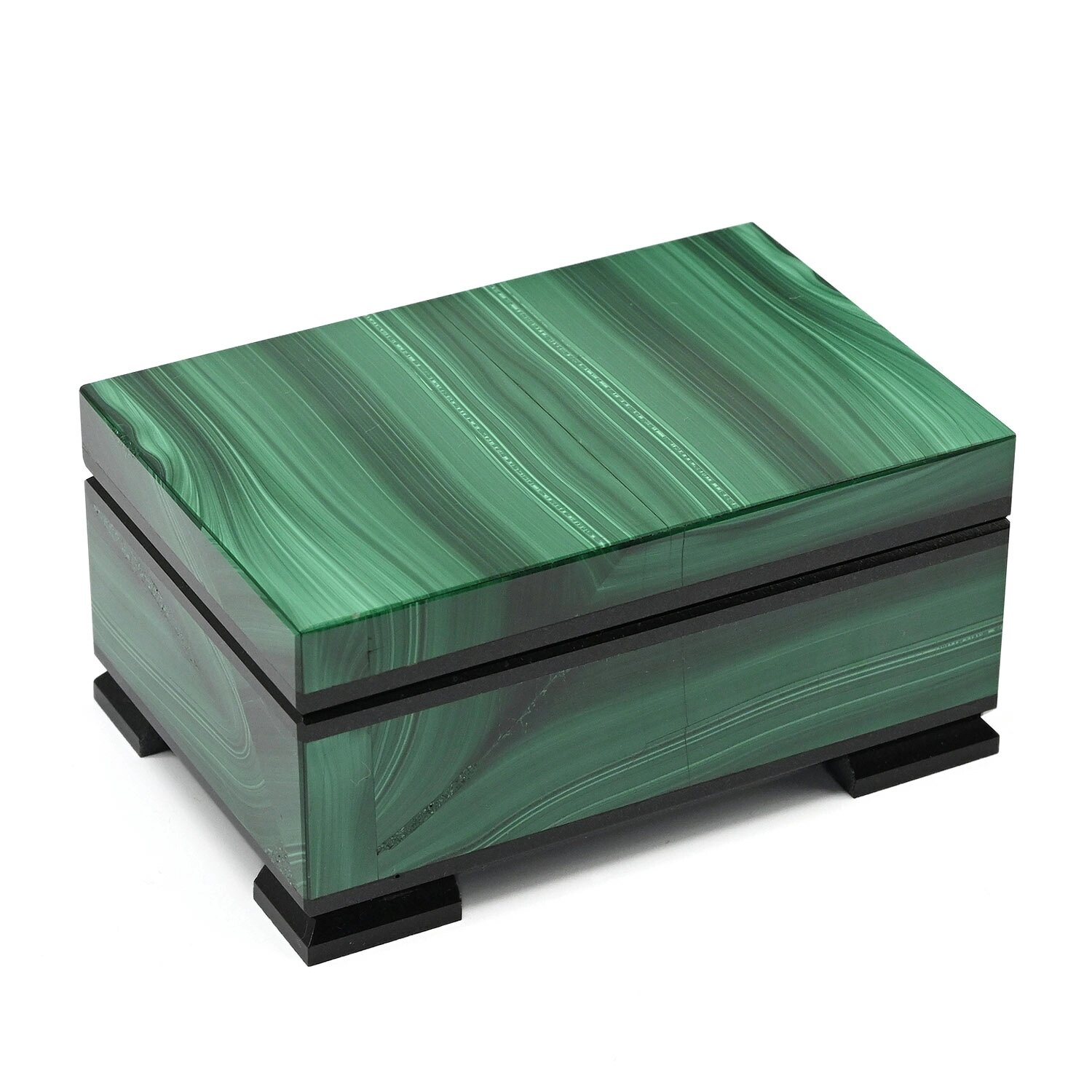 Шкатулка из камня малахит 90*60*43мм .