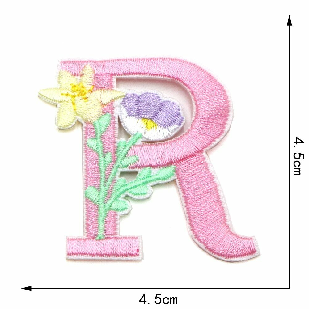 Патч вышитый буква R, розовый, 4.5 см