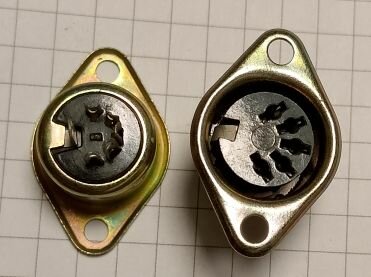 DiN-5 гнездо, пр-во СССР, неплавкий пластик немагнитные контакты