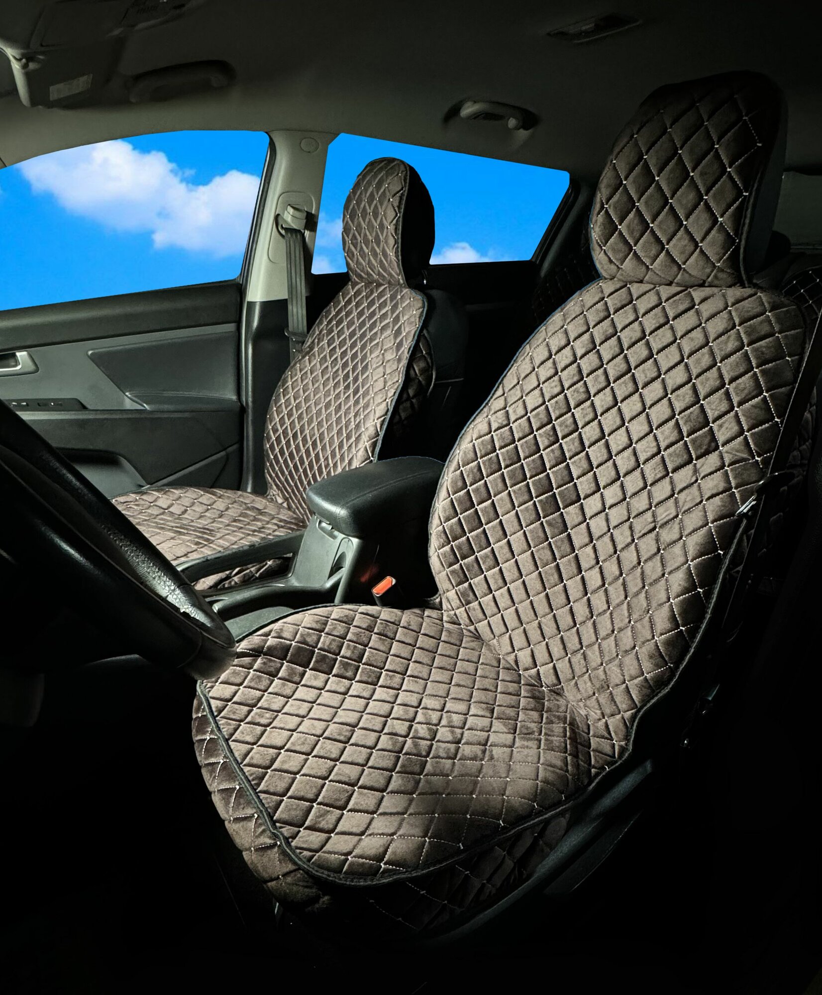 Накидки для Audi A1 A3 A4 A5 A6 A7 A8 / Ауди Q3 Q5 Q7 Q8 / 80, 100 и др. на передние сиденья с подголовником и защитой боковин из велюра, черный с красным кантом