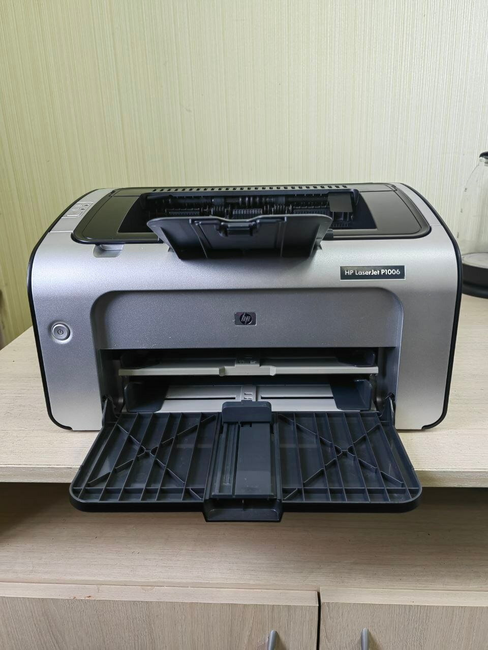 Принтер лазерный HP LaserJet P1006 для дома и малого офиса, А4, черно-белая печать — фото 1