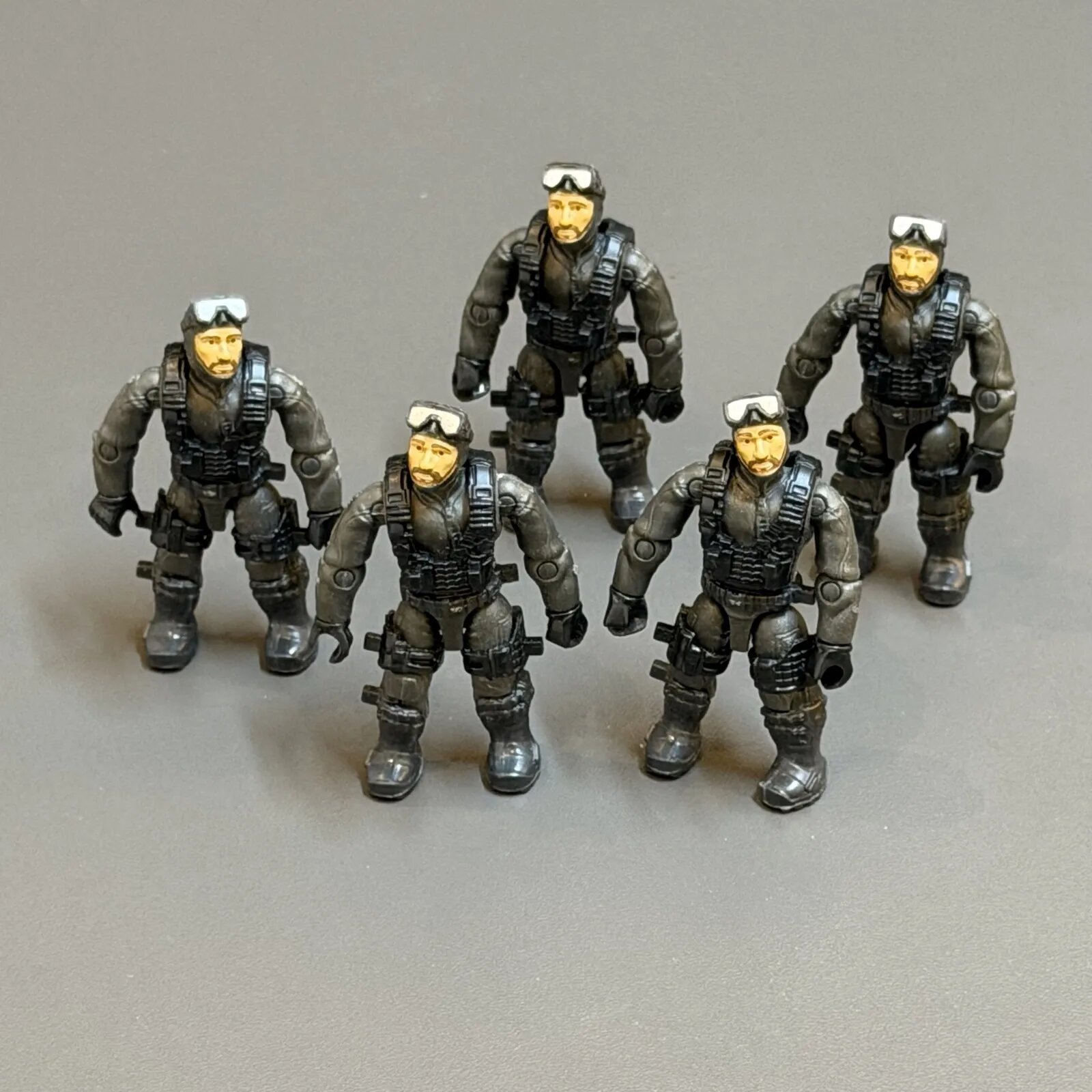 MEGA BLOKS CONSTRUX Silver COVENANT ARBITER THEL 'VADAMEE Figure 5pcs figures MB5356