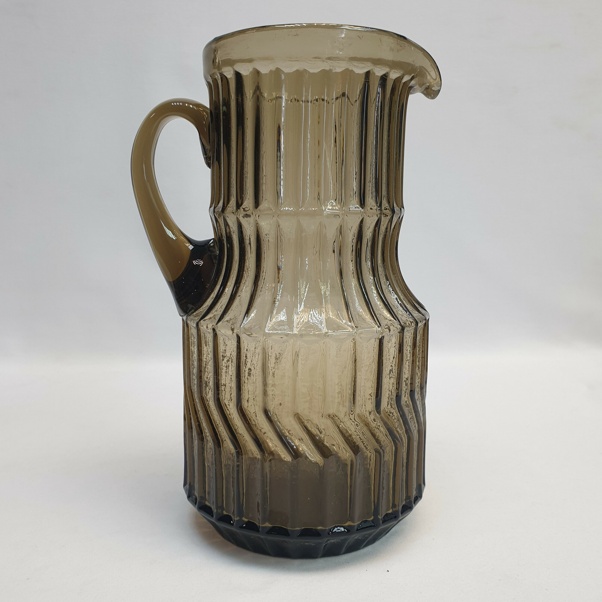 Винтажный кувшин 23 см цветное стекло 1600 мл СССР