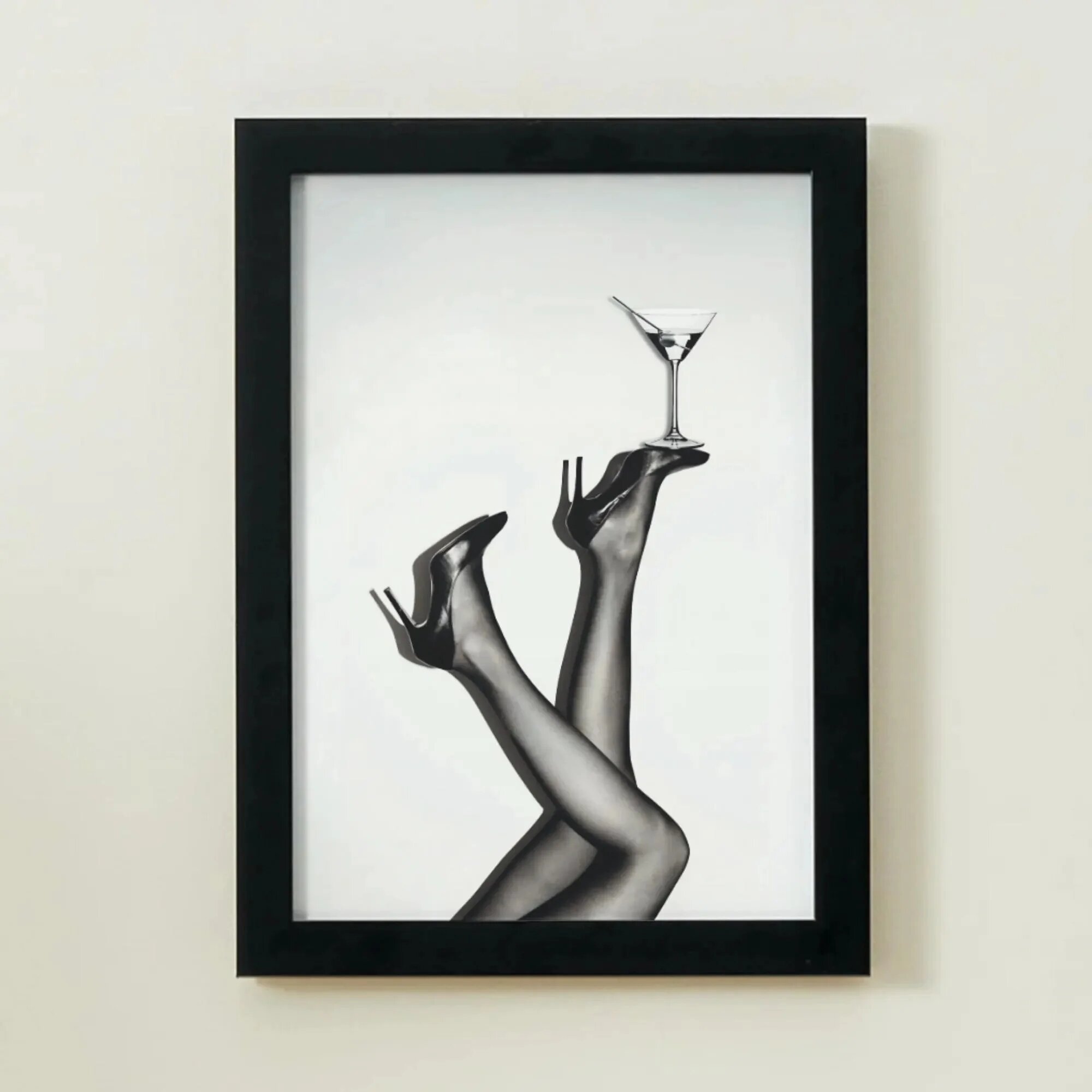 Постер "Ноги в чулках с мартини", 20x30см, WO1499
